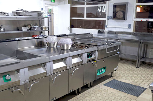 Remise en état cuisine professionnelle Marseille | ASHUB Propreté